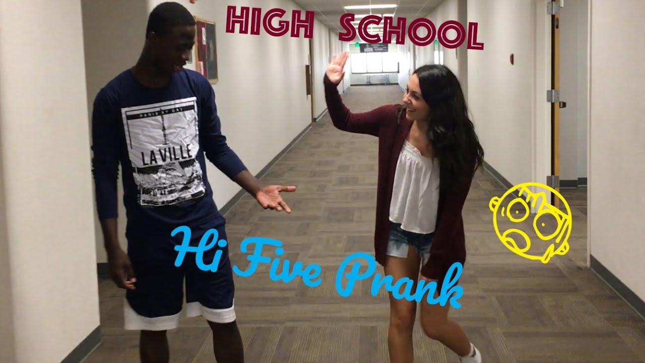 BEST HI FIVE PRANK EVER! - YouTube