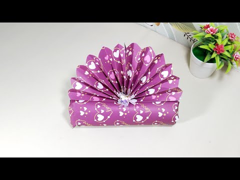 BUNGKUS KADO JILBAB DENGAN HIASAN KIPAS