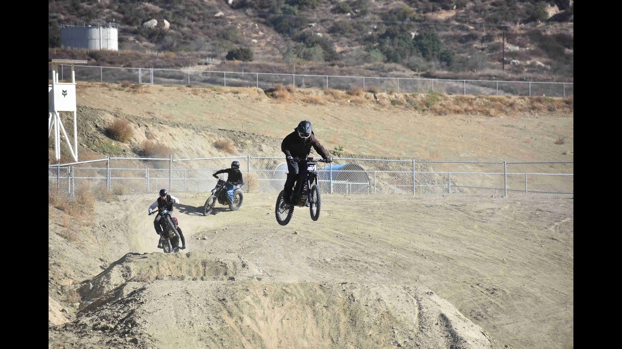 Riding Surrons at Fox!! (Surron,talaria,eride) - YouTube