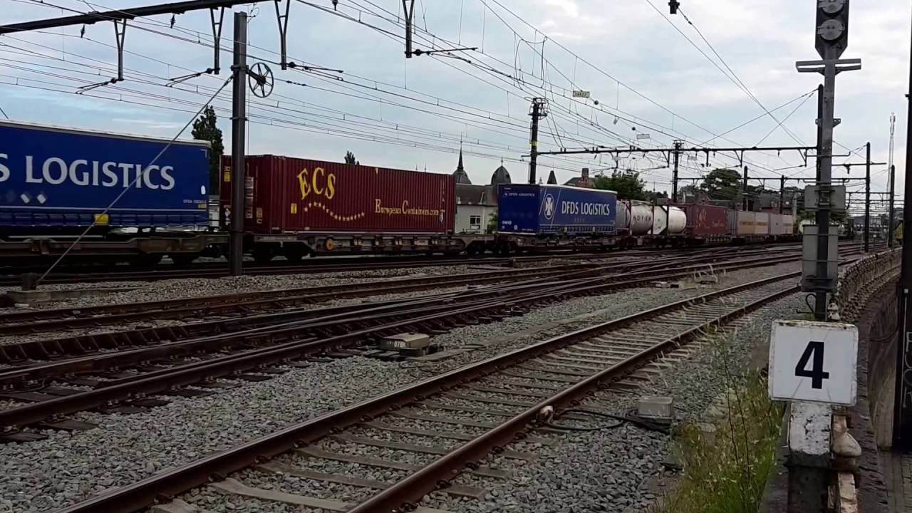 EMD Class 77 at Antwerpen - YouTube