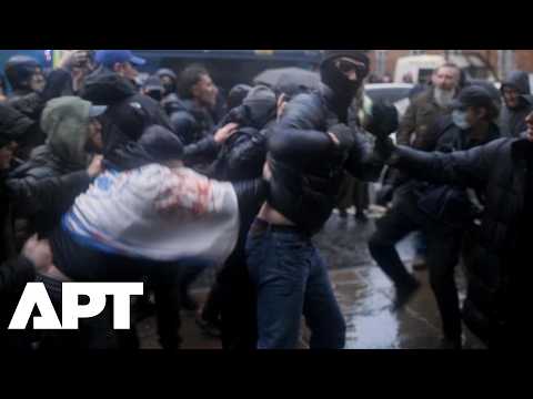 Red Smoke And Riot Lines: Britain First Rally Ignites Counter-Protest Fury In Manchester | APT