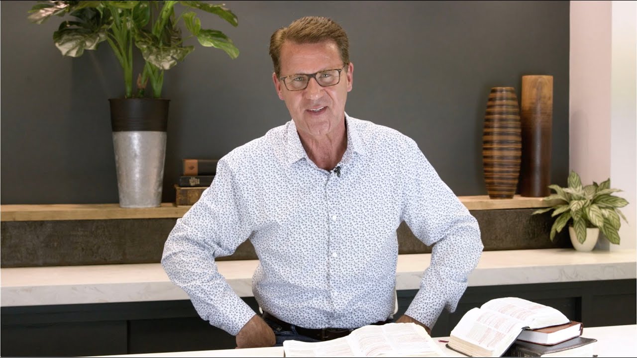 White Garments - Pastor Robert Maasbach Shares a Daily Devotion - YouTube