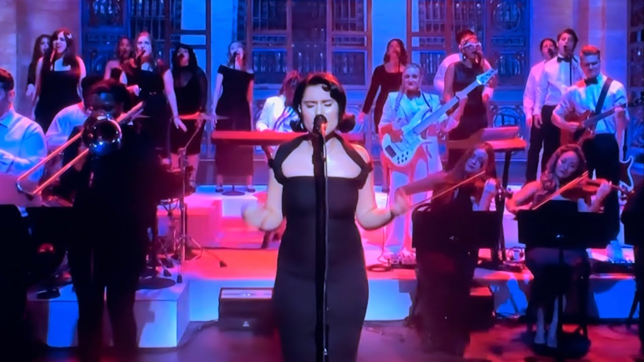 Raye & 070 Shake: Escapism (Live) - SNL - YouTube