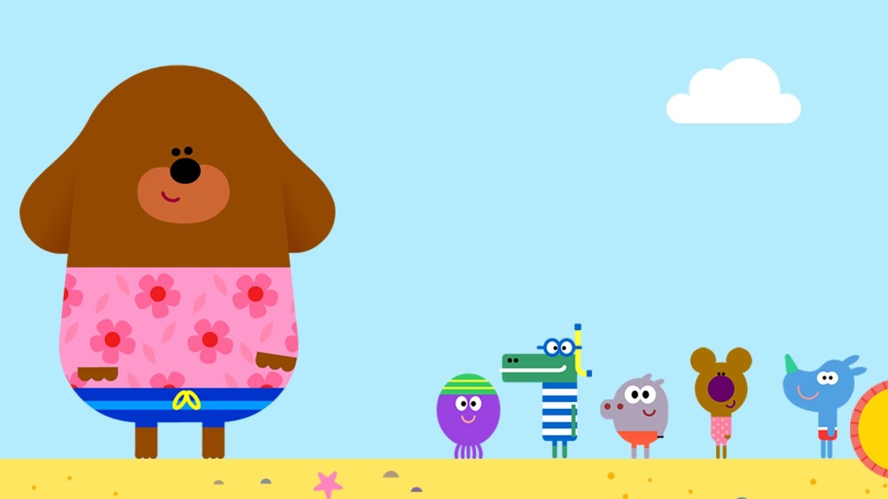 Hey Duggee : Roly Get The Sandcastle Badge - YouTube