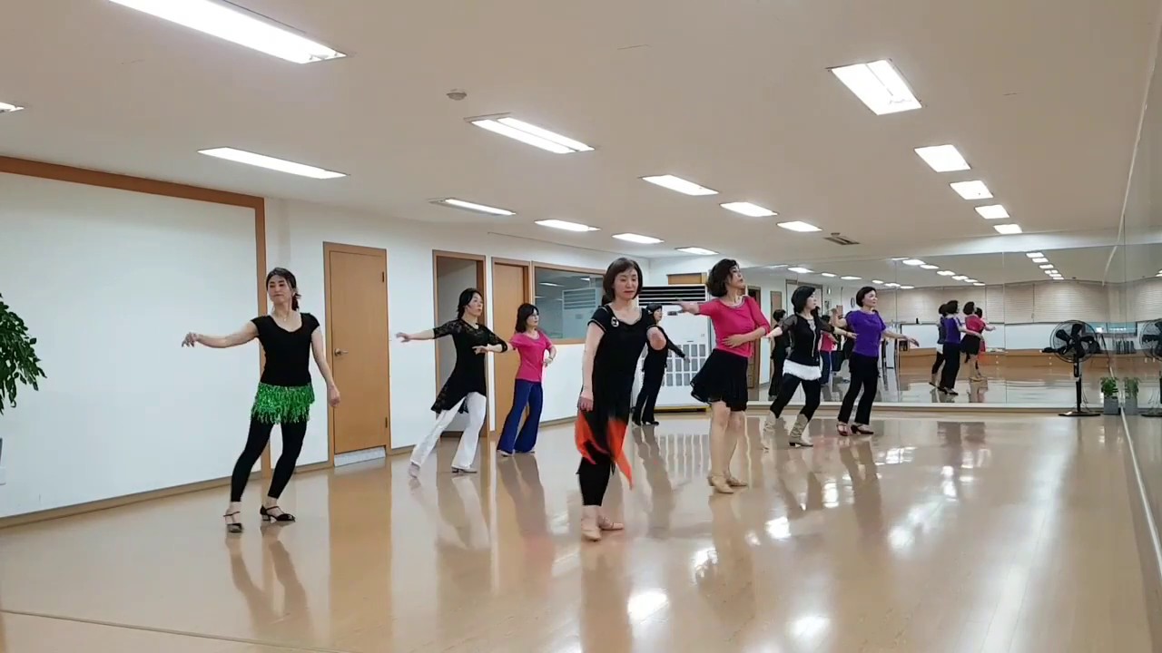 Hold A Candle - Line Dance - YouTube