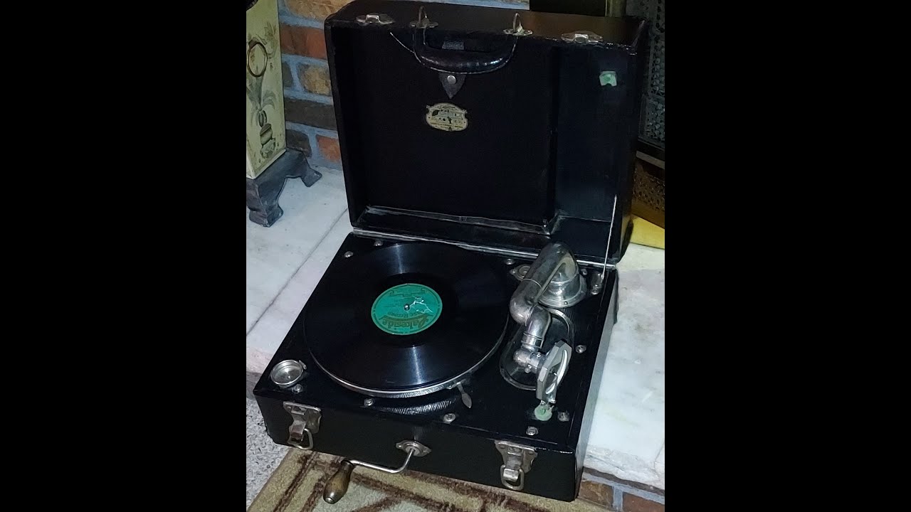 Introducing 1925 Carryola Master Portable Phonograph - Restored Photos ...