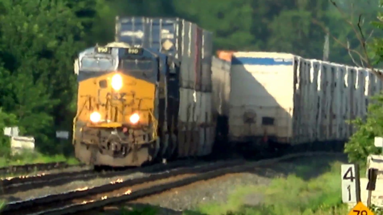 CSX Freight Train Meets CSX L090 Train 4K - YouTube
