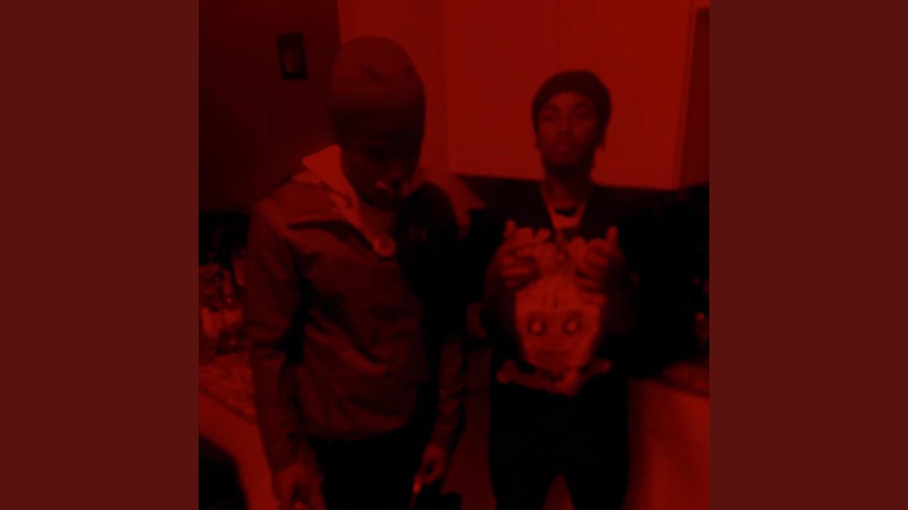 2 da moon (feat. Thr32wic) - YouTube