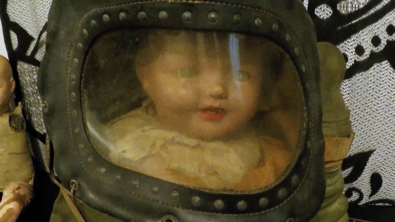 WW2 Infant Gas Mask - YouTube