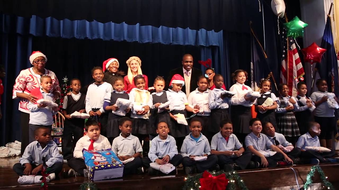 Minister Lamor Whitehead PS 191 Christmas Toy Giveaway - YouTube