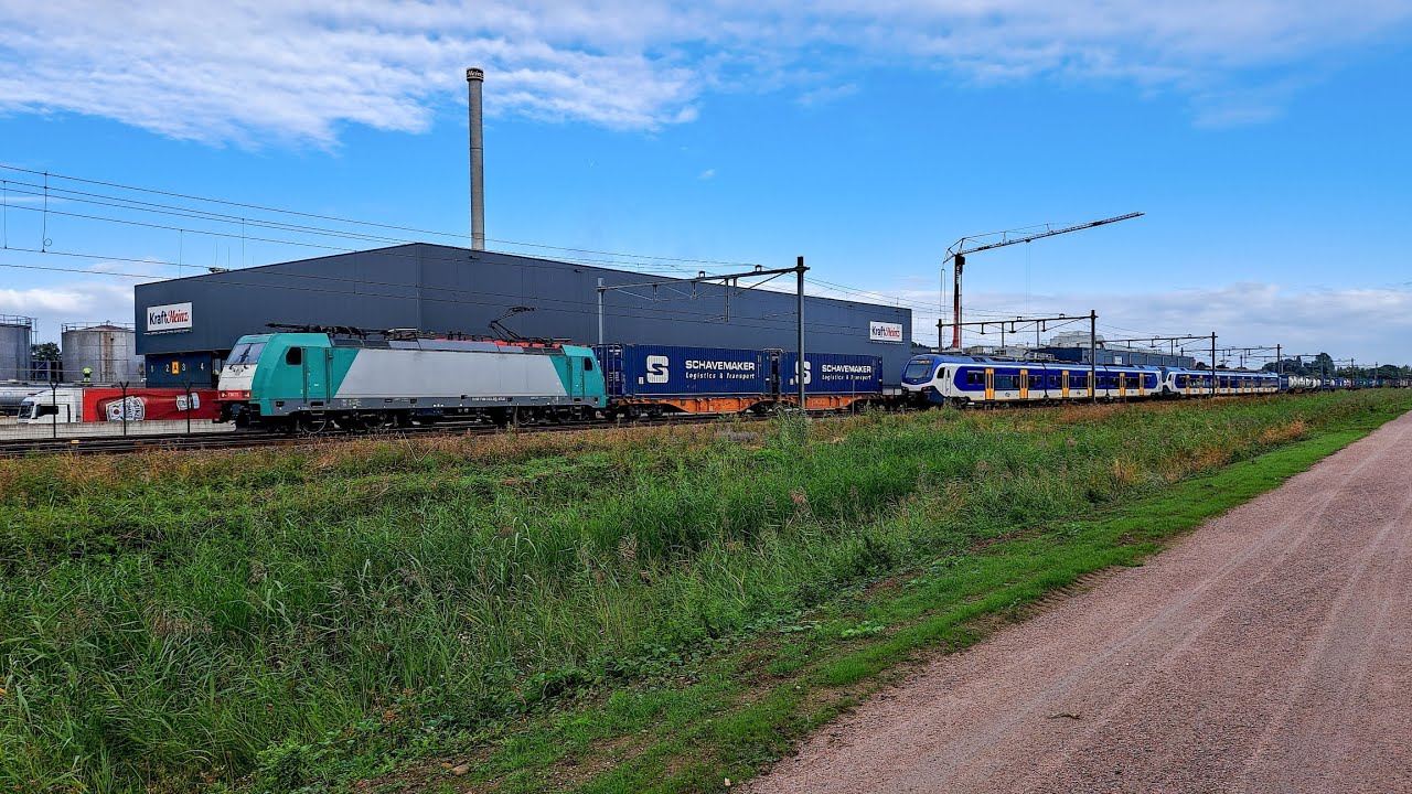 RTB 186 233 + PCC-Shuttle kruist Flirt in Elst - YouTube