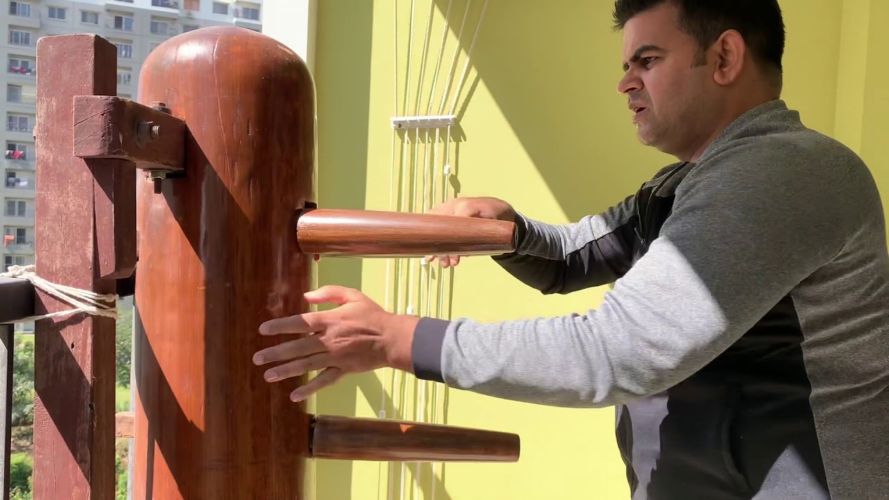 Wooden Dummy Techniques (Wing Chun Kung Fu) - YouTube