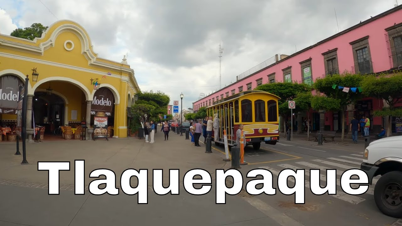 Por las calles de Tlaquepaque. - YouTube