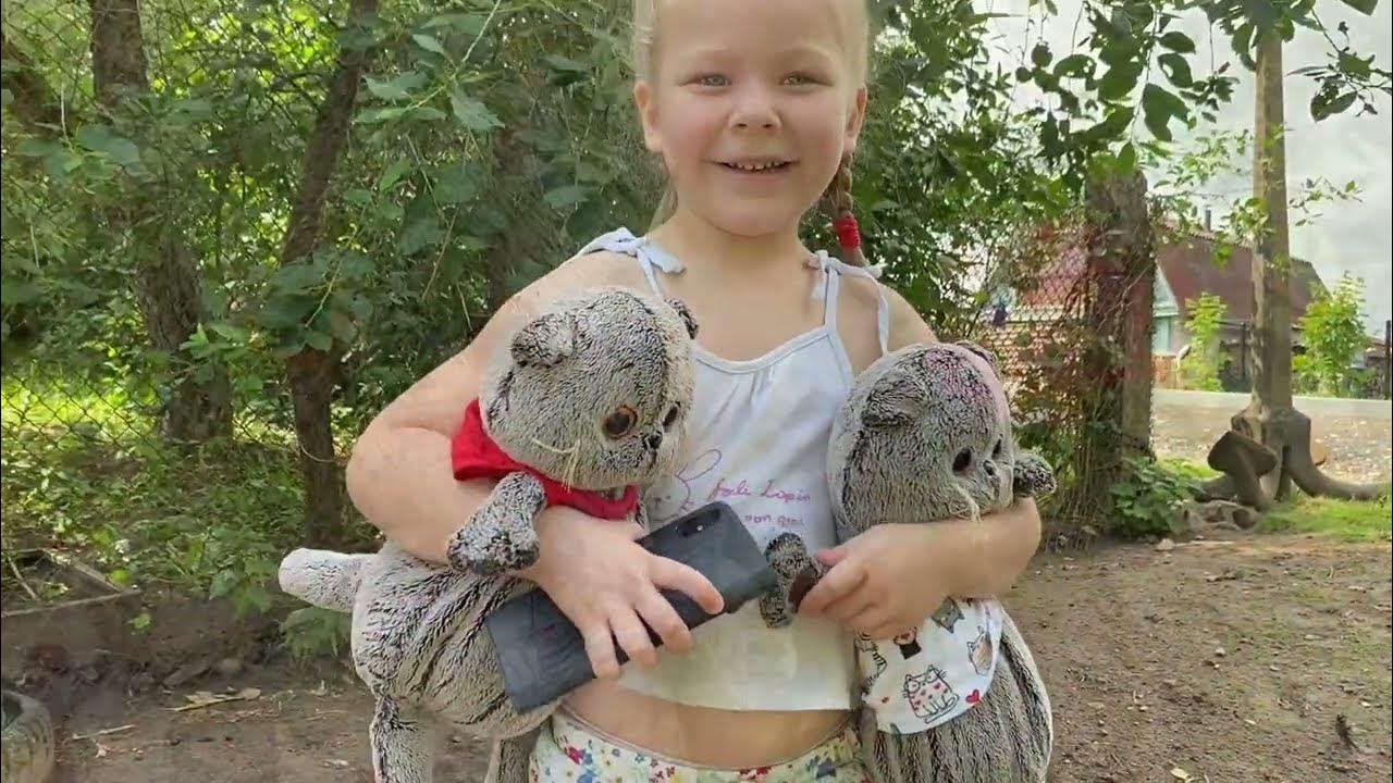 БАСИКИ устроили в комнате бардак и уехали в деревню Семейка Басиков и Мисс Фаина Youtube