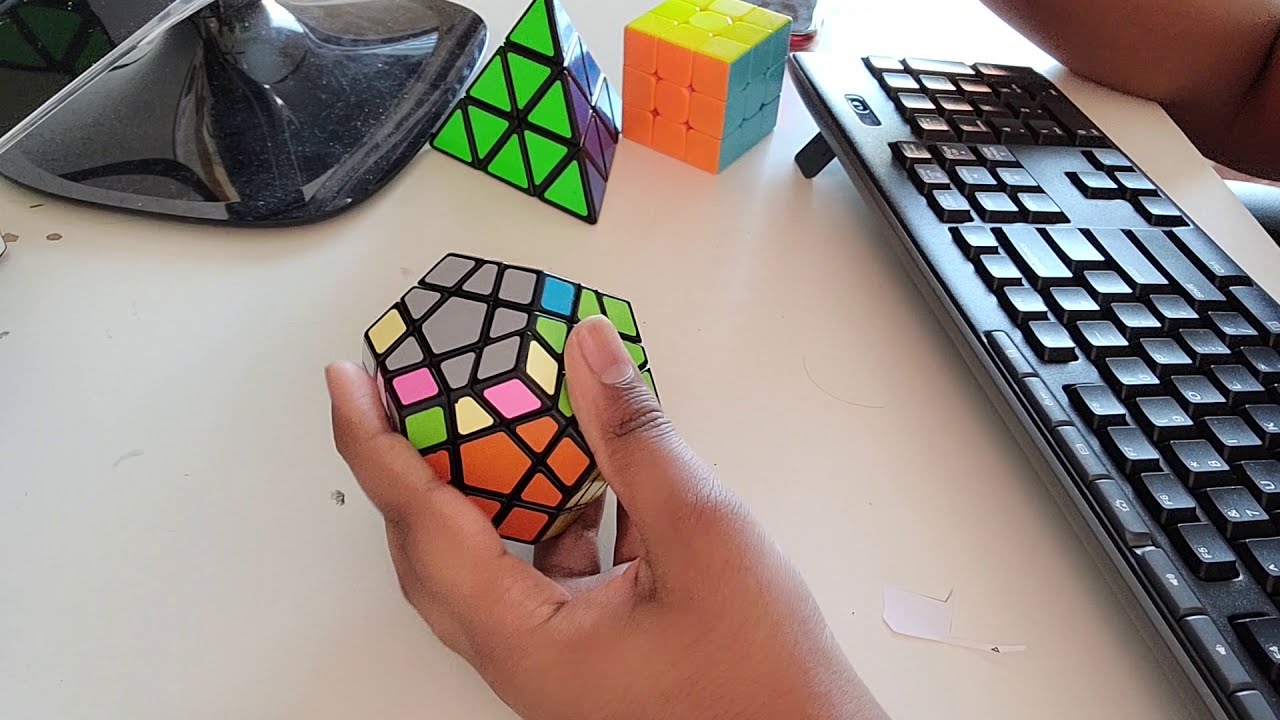 How to solve a Megaminx (a Step by Step Tutorial) - YouTube