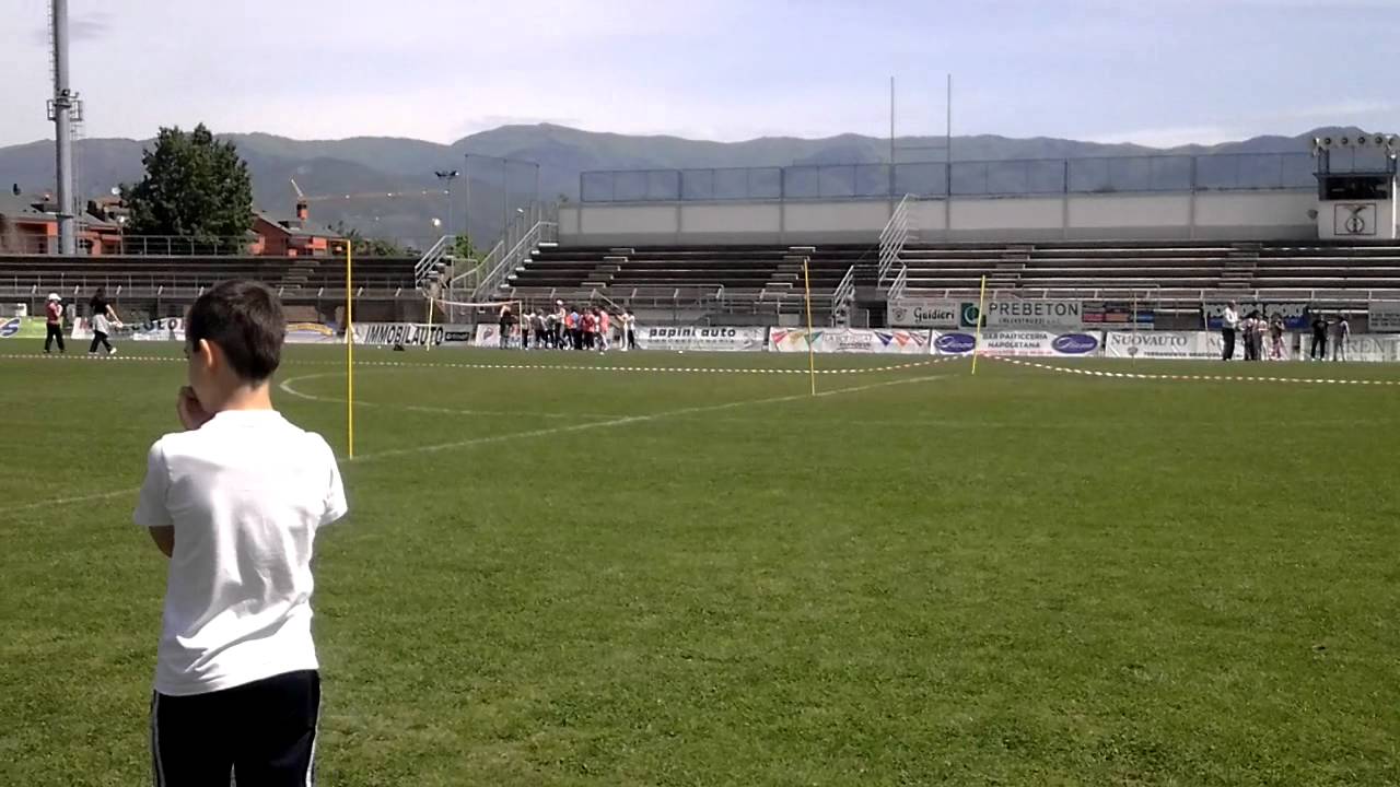 La festa al Brilli Peri - YouTube