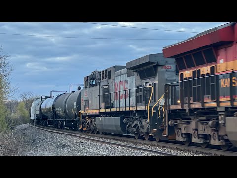 KCSM 4523 (Greyghost) trails on CP 248 Milwaukee, WI 4/25/23 - YouTube