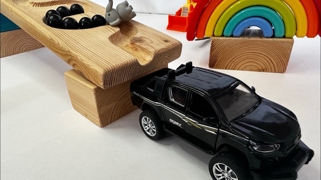 Marble Run Race ☆HABA Slope & Retro Makita Track ☆ Black Pickup VS ...