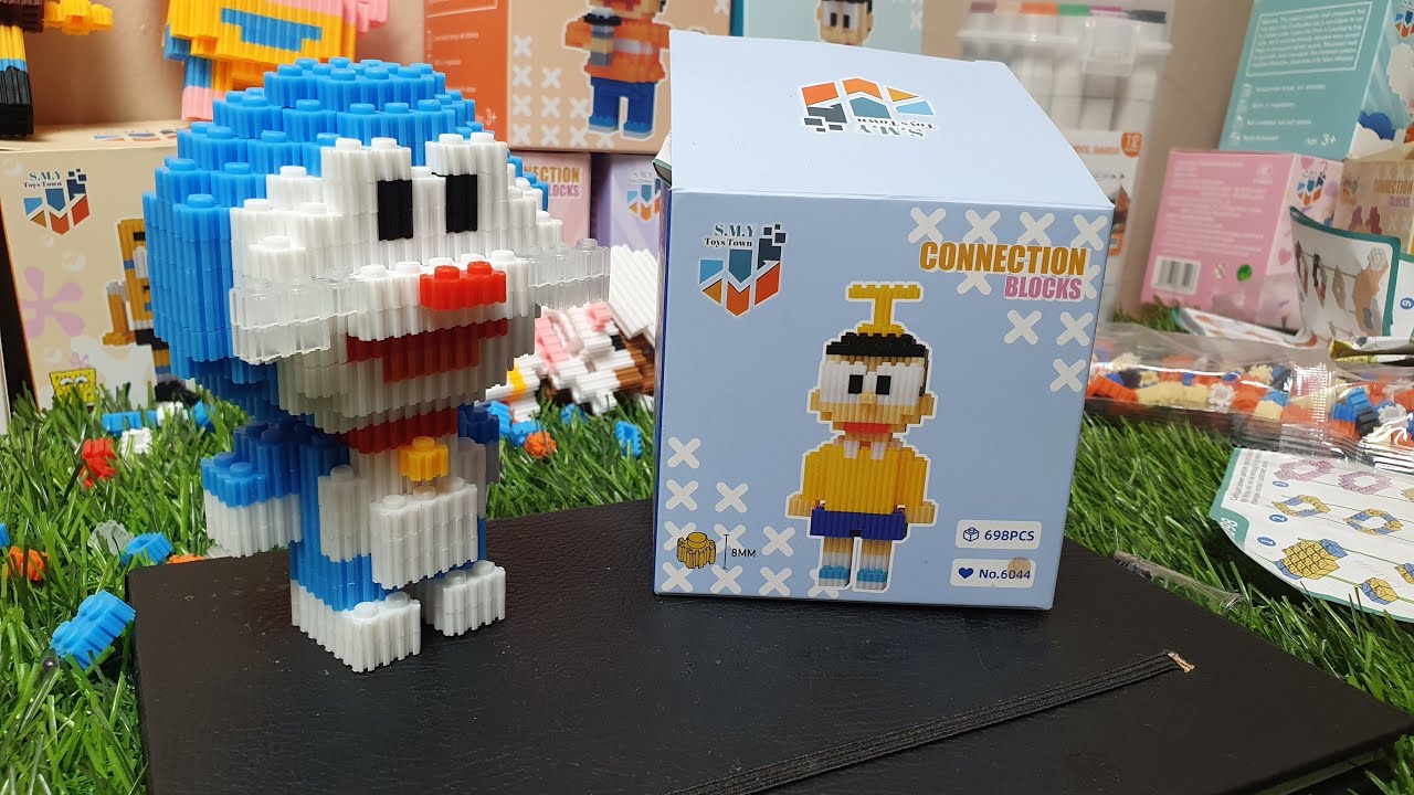diptarku merakit brick doraemon yang nobita - YouTube
