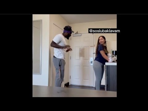 Sevgilimin tepkisi görmek için yeni taytımı gösteriyorum