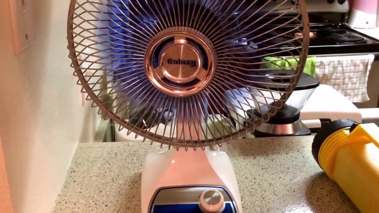1970's Galaxy Model 2154 9" Oscillating Desk Fan (blue) - YouTube