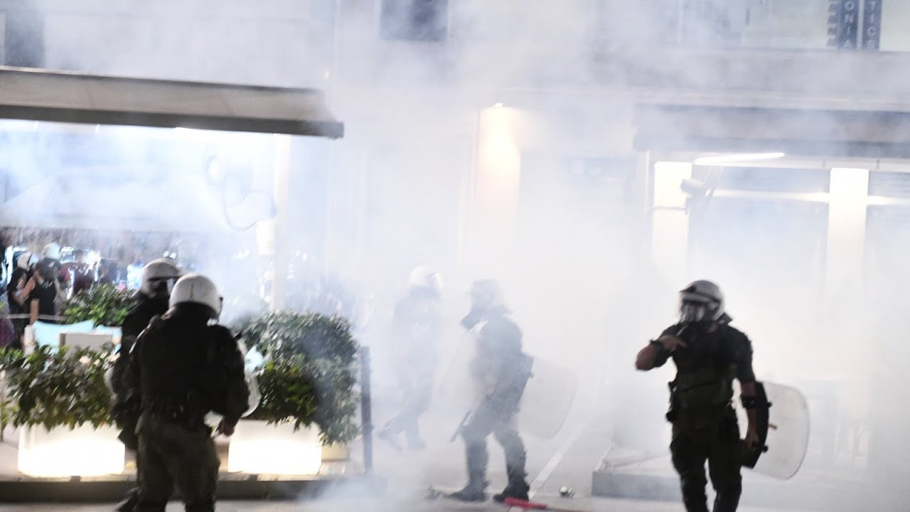 Δηλώσεις φοιτητών μετά την άγρια καταστολή απο τα ΜΑΤ - YouTube