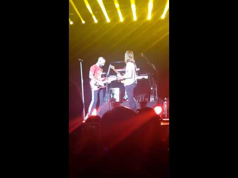 Maroon 5 - Sugar live @ Seoul 2015