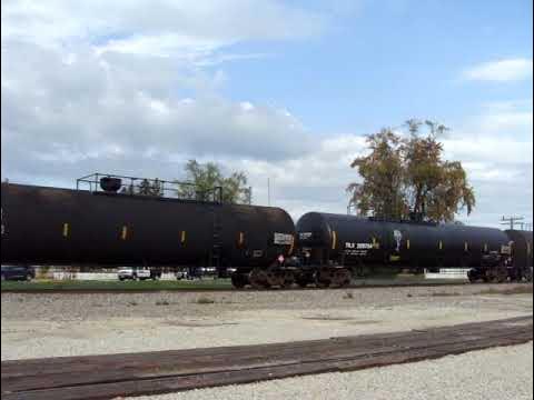 CP-249 thru Pewaukee, WI on 9-25-23 w/CP-8135 - UP-2672 - YouTube