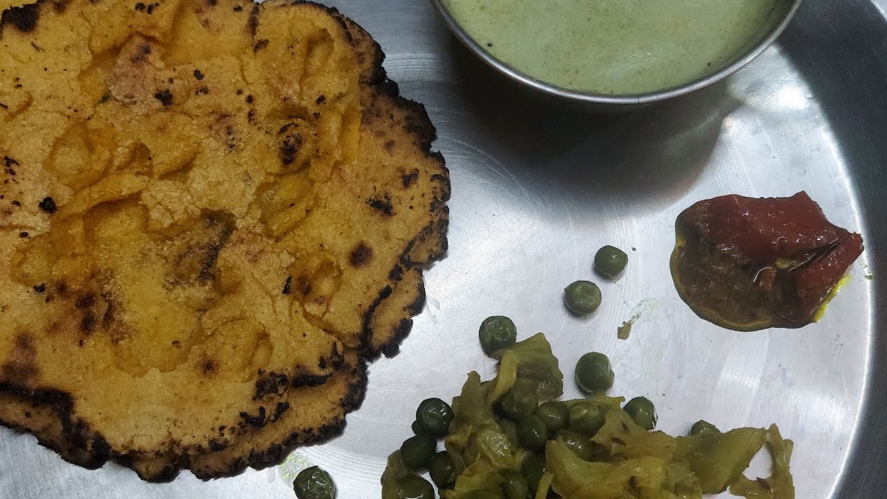 how to make perfect makka atta roti - YouTube