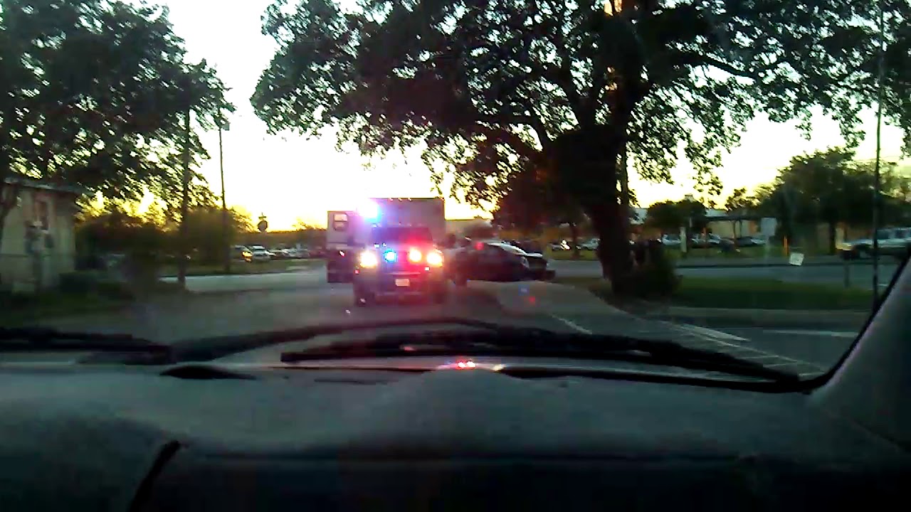 SAFD EMS On Scene Of An MVC - YouTube
