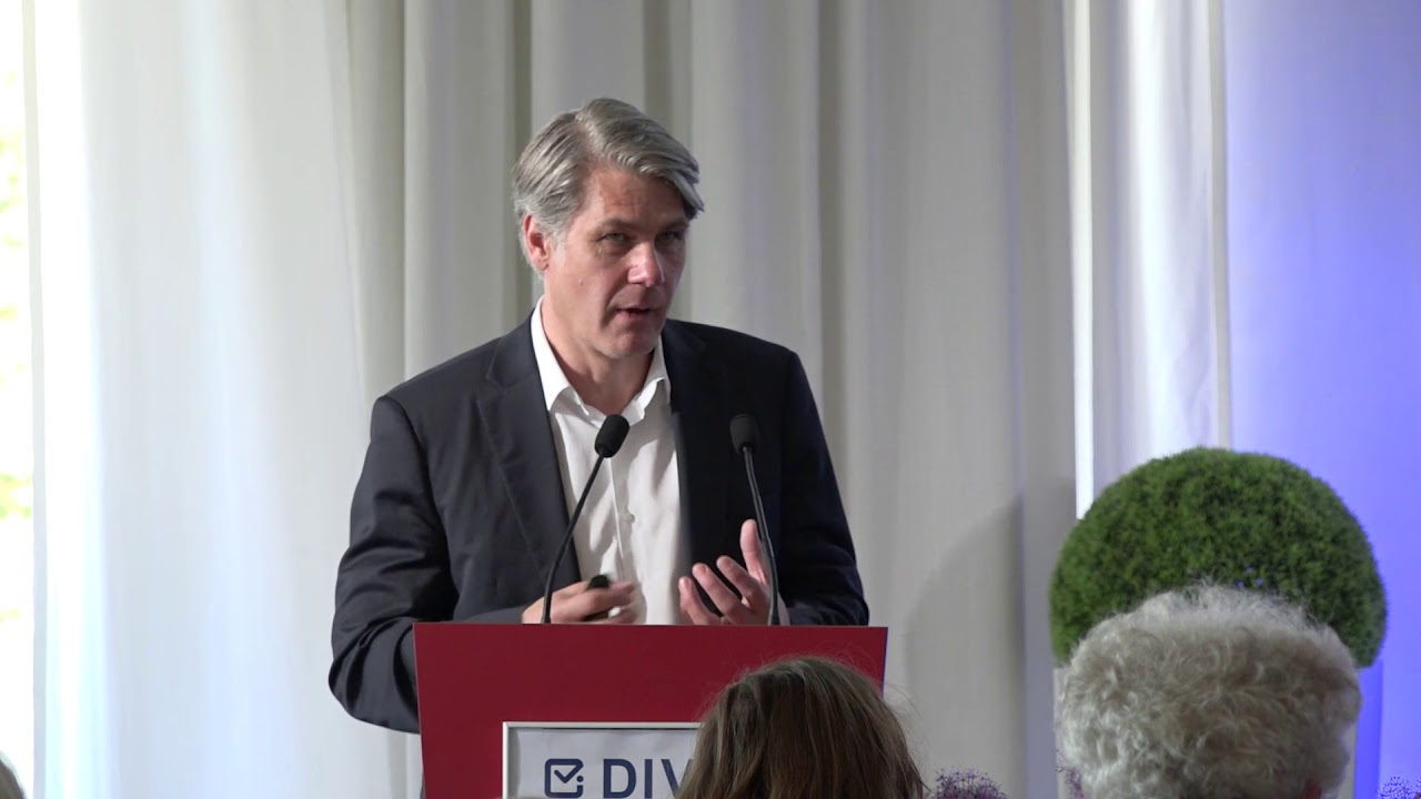 Prof. Dr. Ralf Dewenter: Regulierung im Internet - YouTube