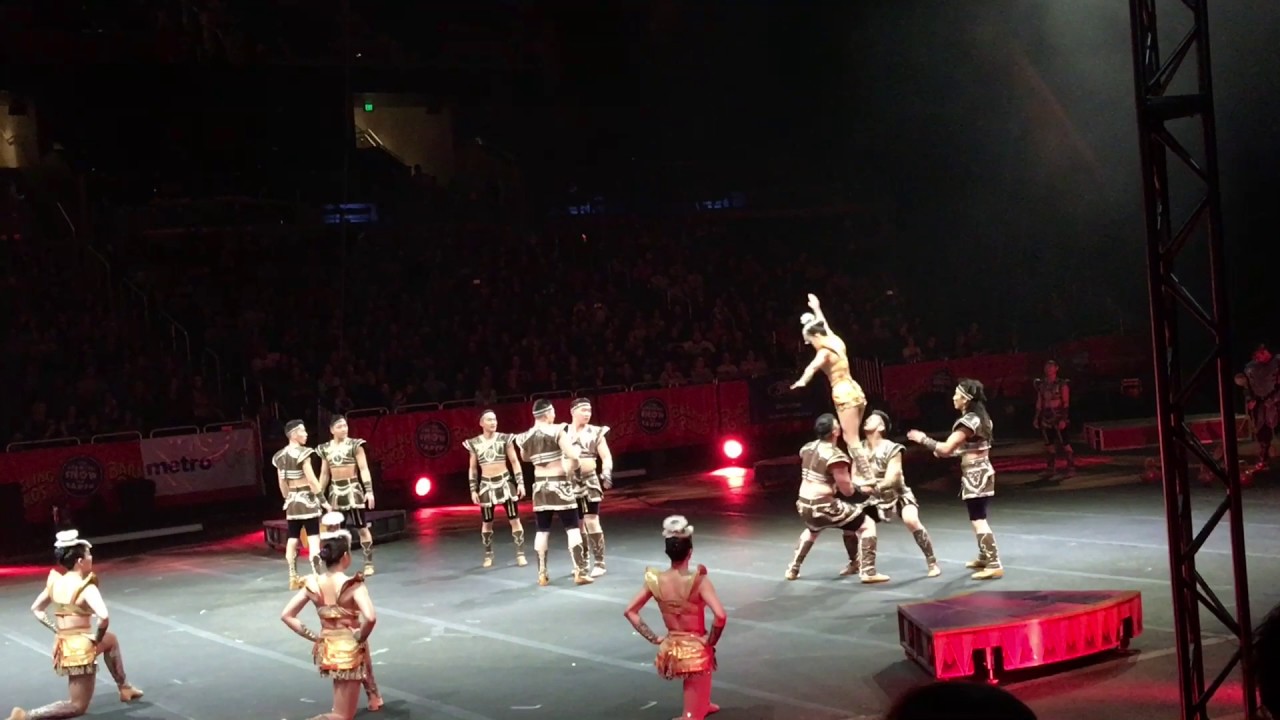 Barnum and Bailey circus Xtreme- Strong man team - YouTube