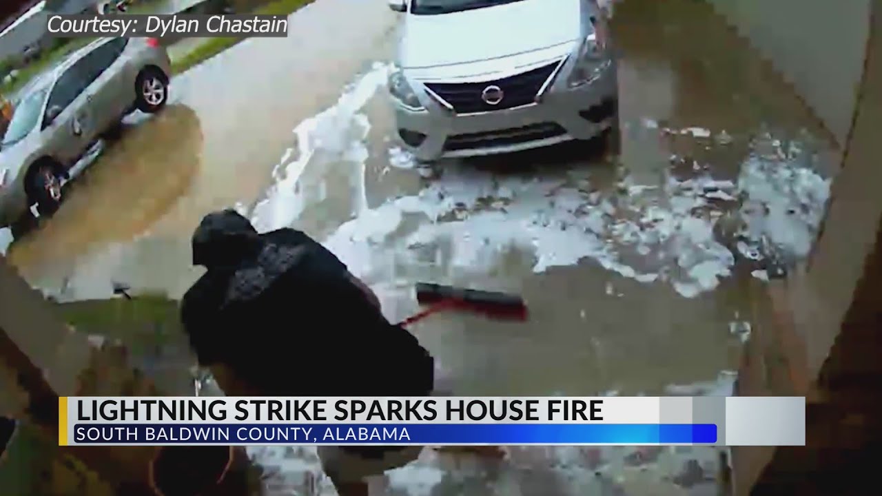 Lightning strike sparks house fire - YouTube