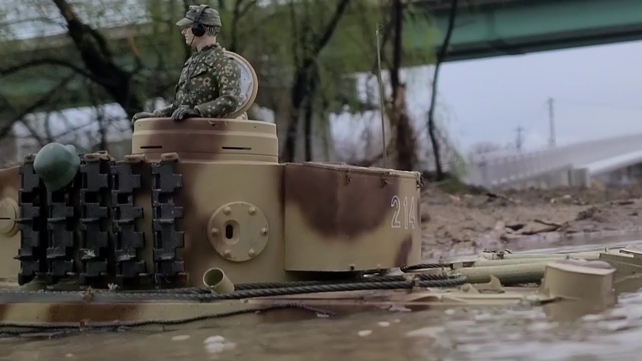 German TIGER I Tank No.214 Pz.Abt.505, Wading across the river (Fording ...