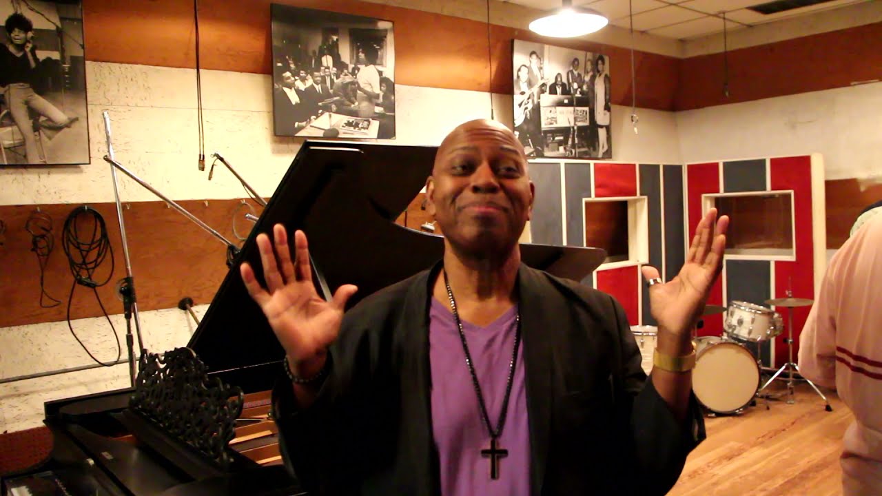 BASSIST BILL DICKENS IN MOTOWN STUDIO 1ST TIME PART 1 - YouTube