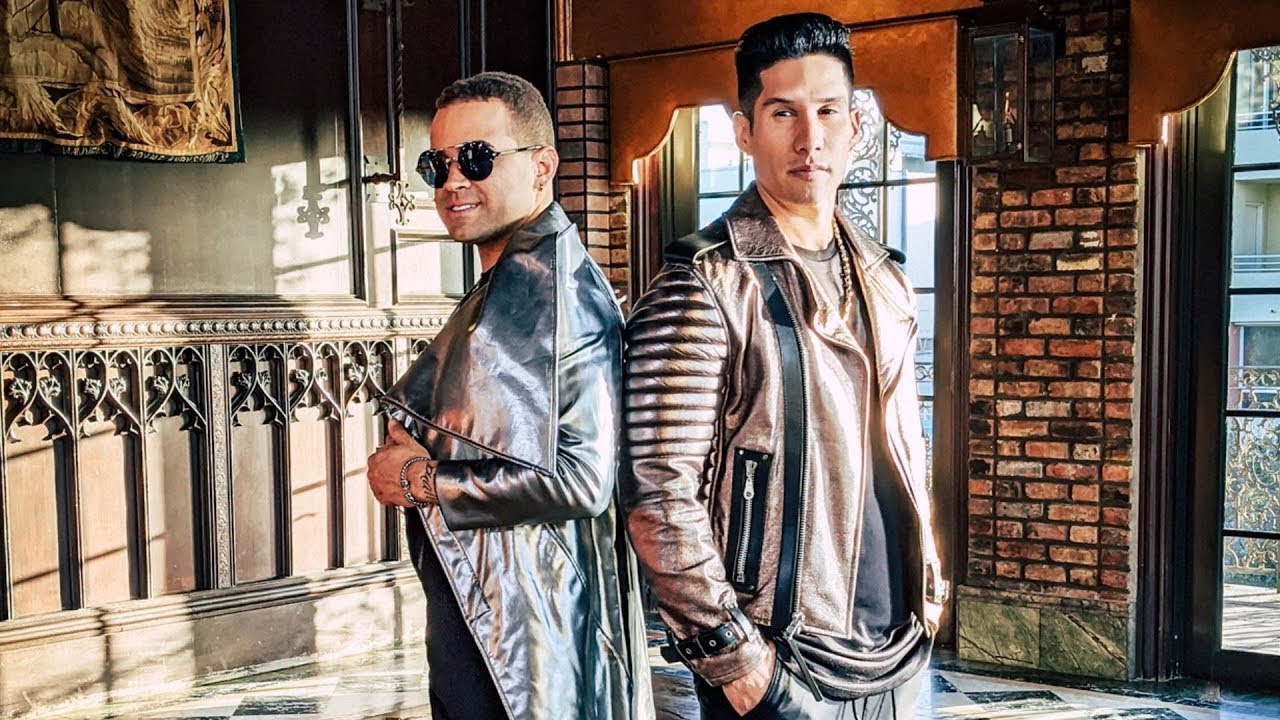 Raro (Audio) Chino & Nacho- Nacho Ft Chyno Miranda - YouTube