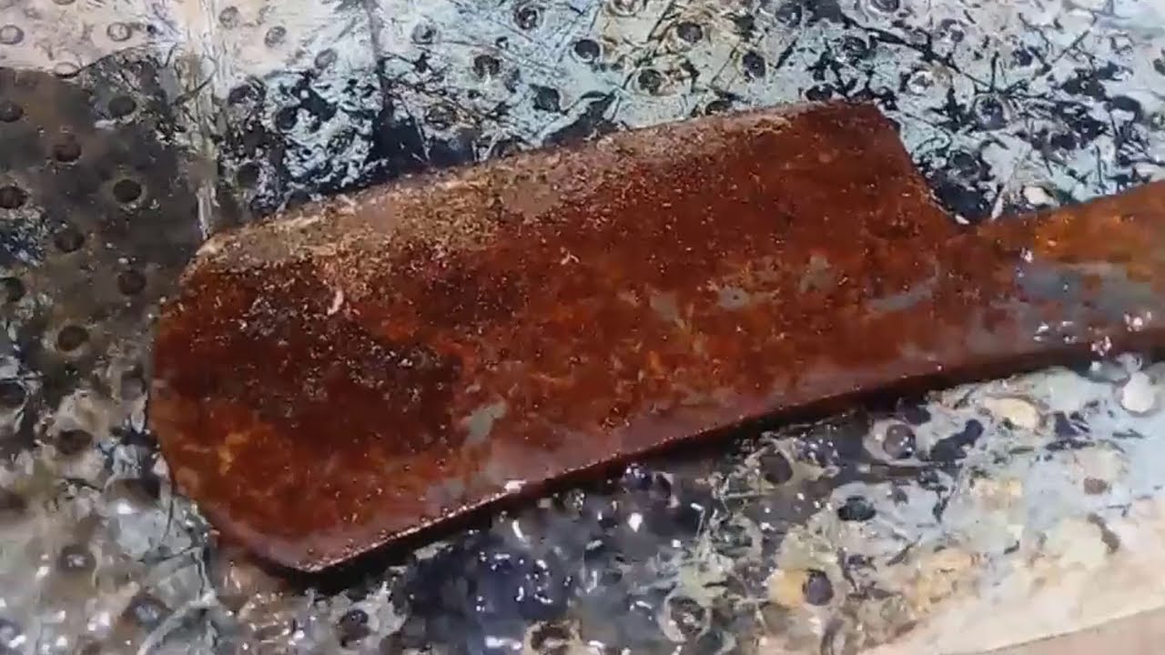 A Rusty cleaver not impossible but difficult restoration - YouTube