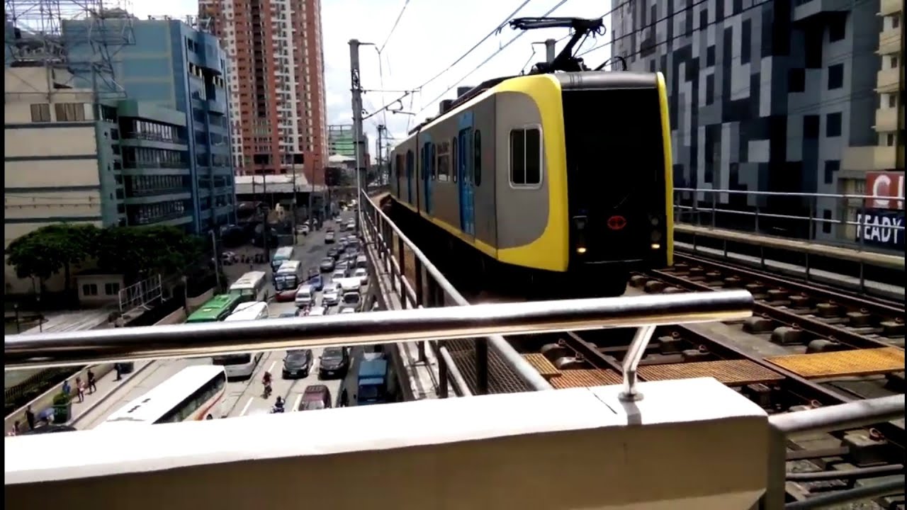 LRT Line 1 3rd Generation arriving Roosevelt station (9/14/19) - YouTube