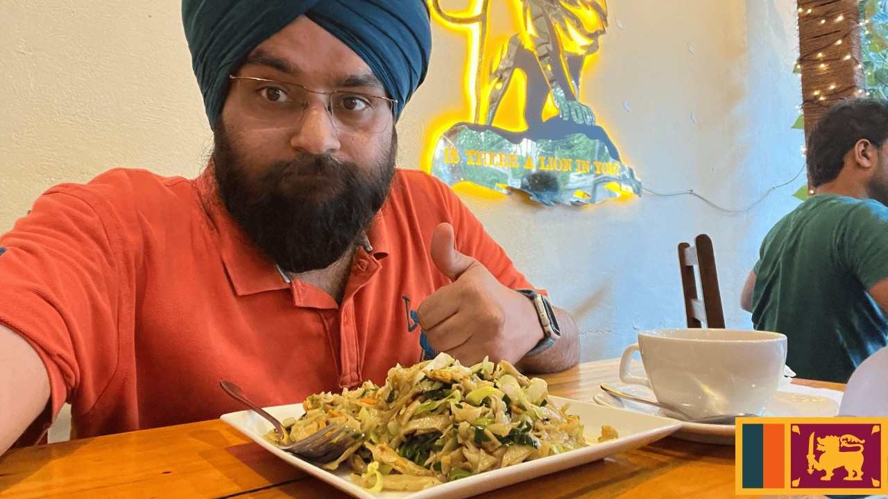 Special Veg Kottu & Cheese Roll In Ella, Sri Lanka 🇱🇰 | Best Food In ...