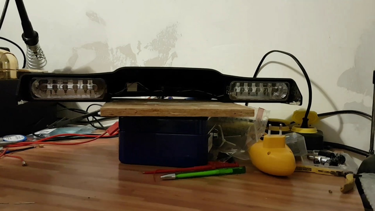 Whelen CVPI TLNCV5RB deck light - all flash patterns - YouTube