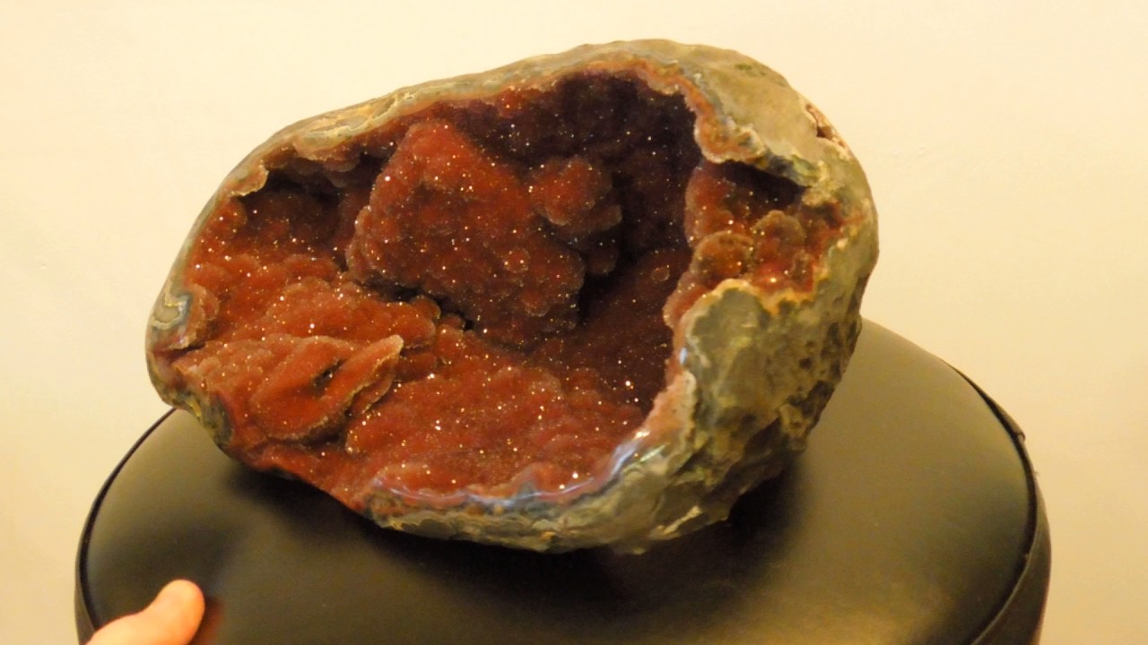 Red Amethyst Geode, 14.5 lbs. - YouTube