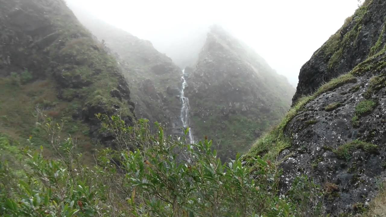 101212 Pali Waterfall 30s.MP4 - YouTube