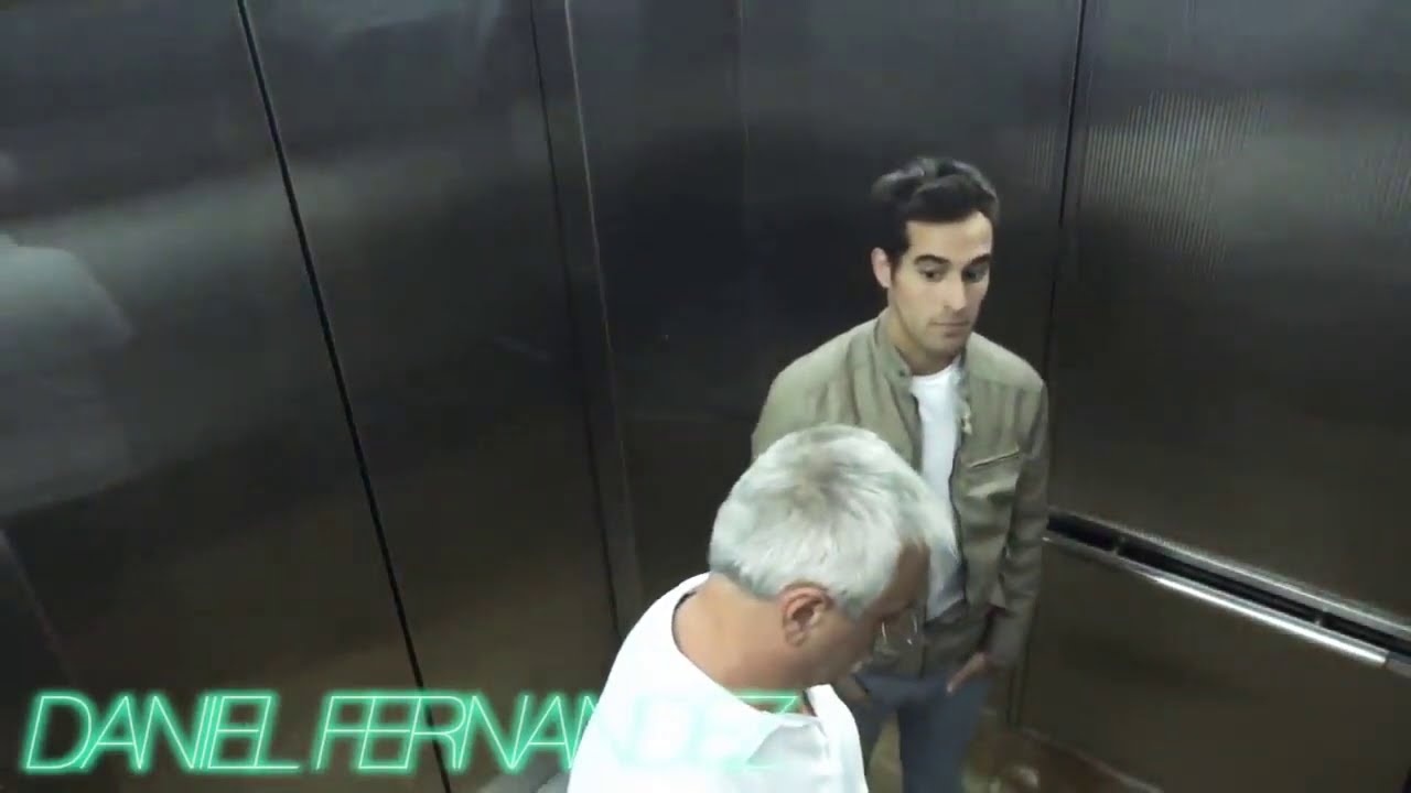 Strange Elevator moment ! Daniel Fernandez - YouTube