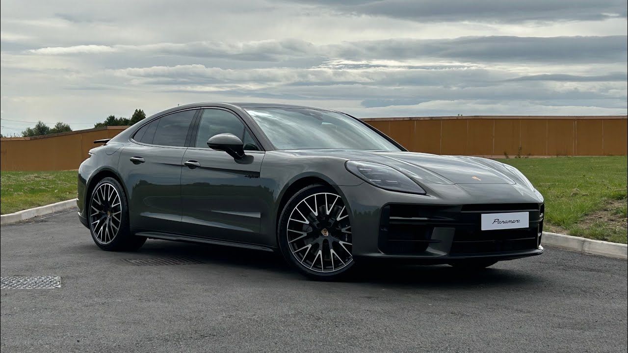 Panamera 4 E-Hybrid | Aventurine Green Metallic | WP0ZZZYA3RL071087 ...