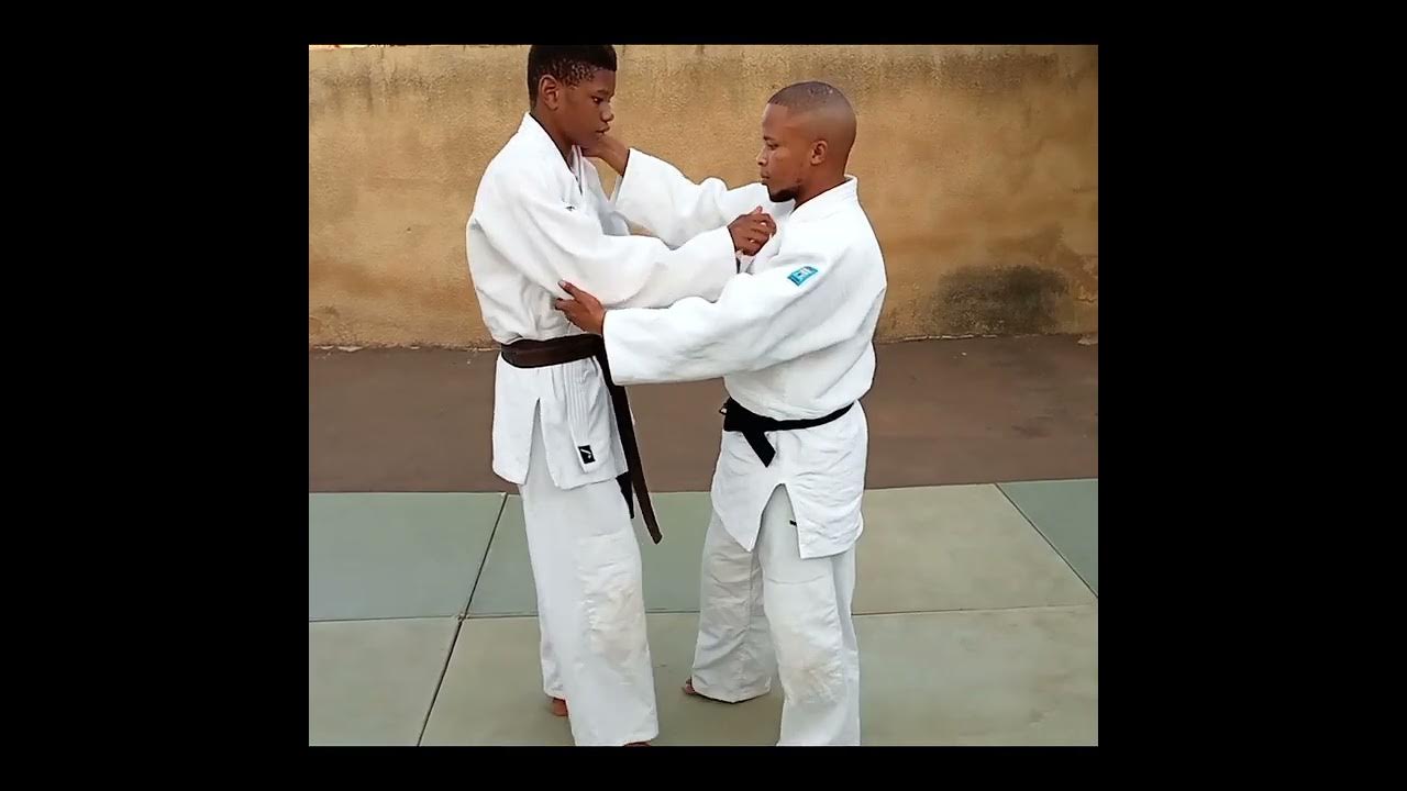 kouchi gari into harai goshi|EnhancedKarate| - YouTube