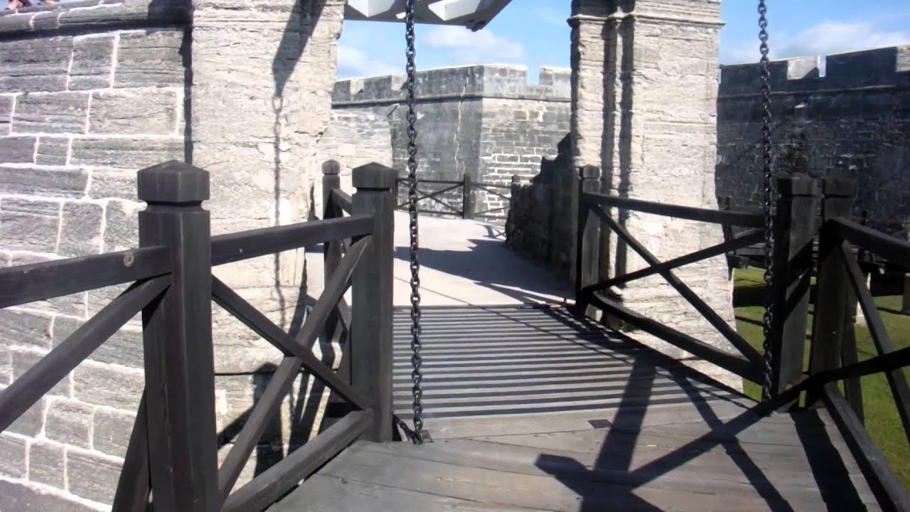 Entrance to Castillo de San Marcos - YouTube
