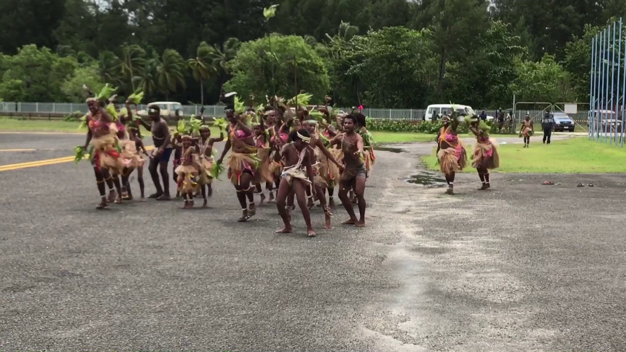 The traditional Welcome dance of Manus tribe, Papua New Guinea - YouTube