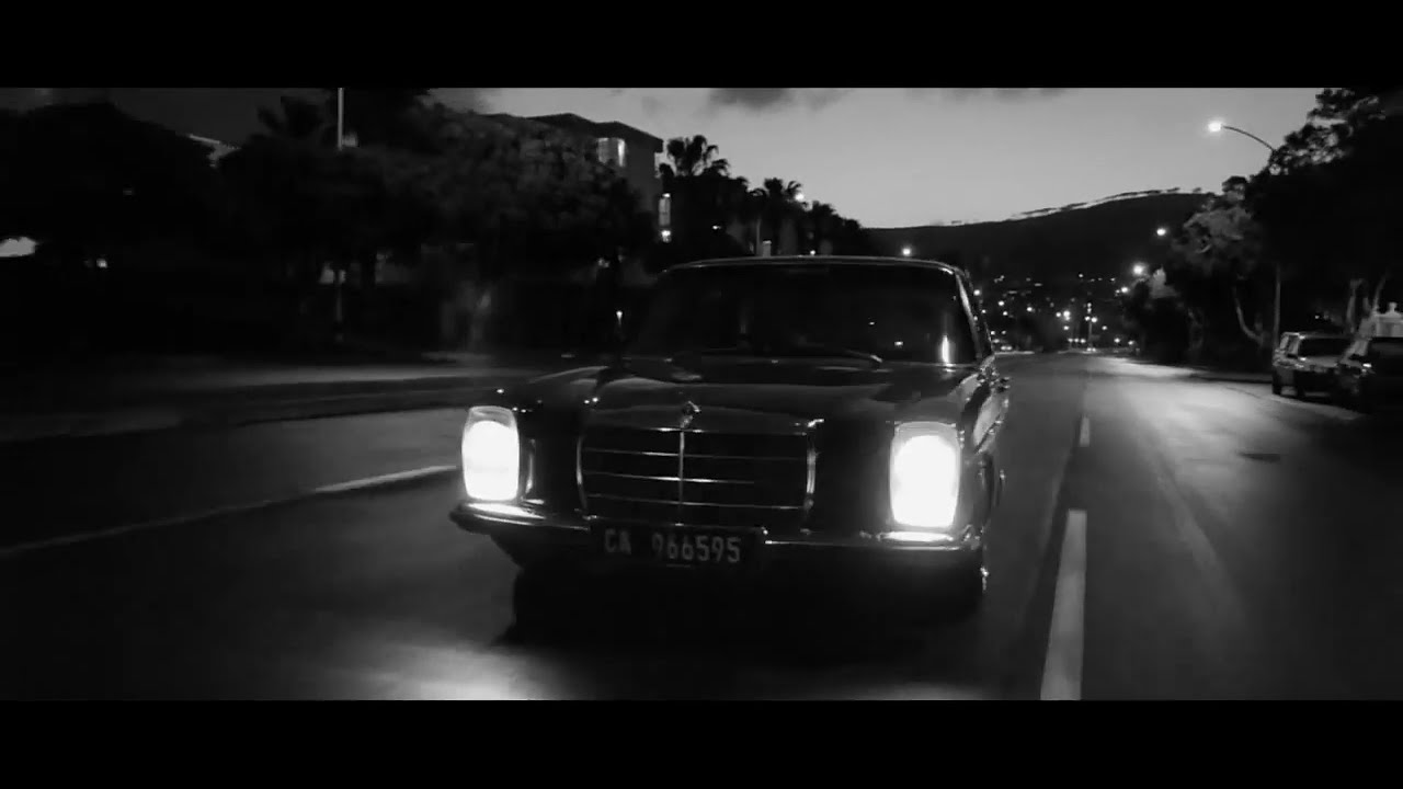 A rainy day with the Benz | Bagged W115 Mercedes Benz - YouTube