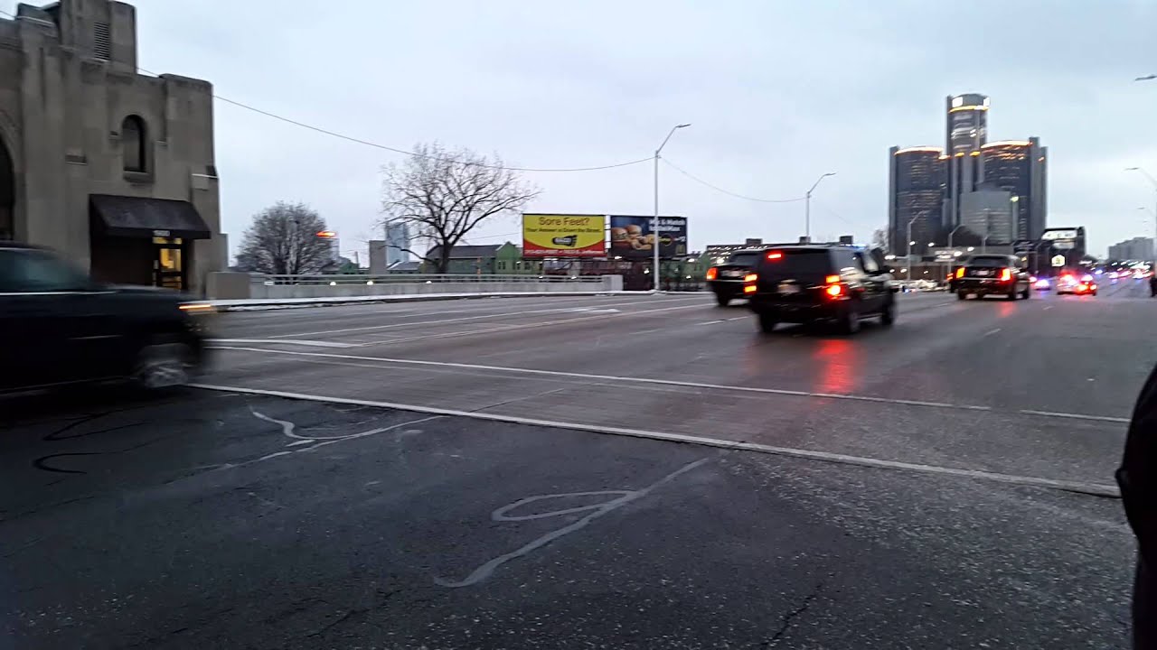 President Barack Obama's motorcade Detroit 2016 - YouTube