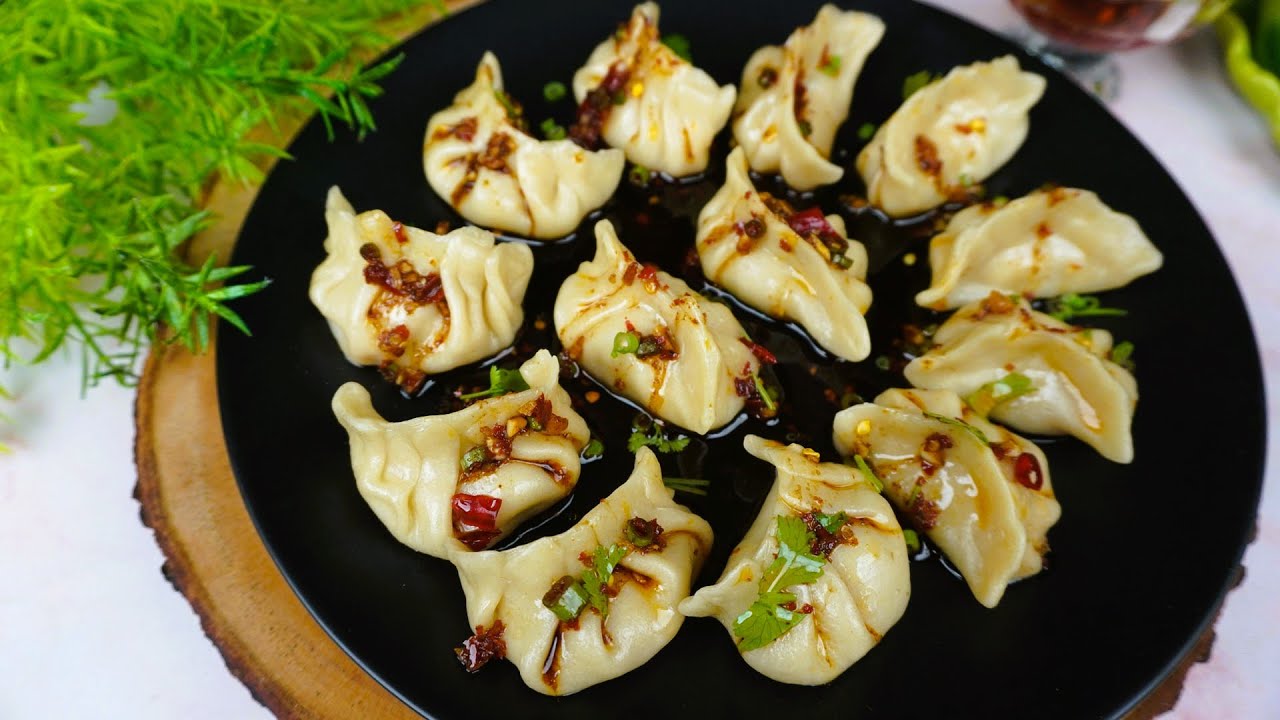 Chicken Momo Recipe in a pan | Chicken Dumplings | Chilli Garlic Momos ...